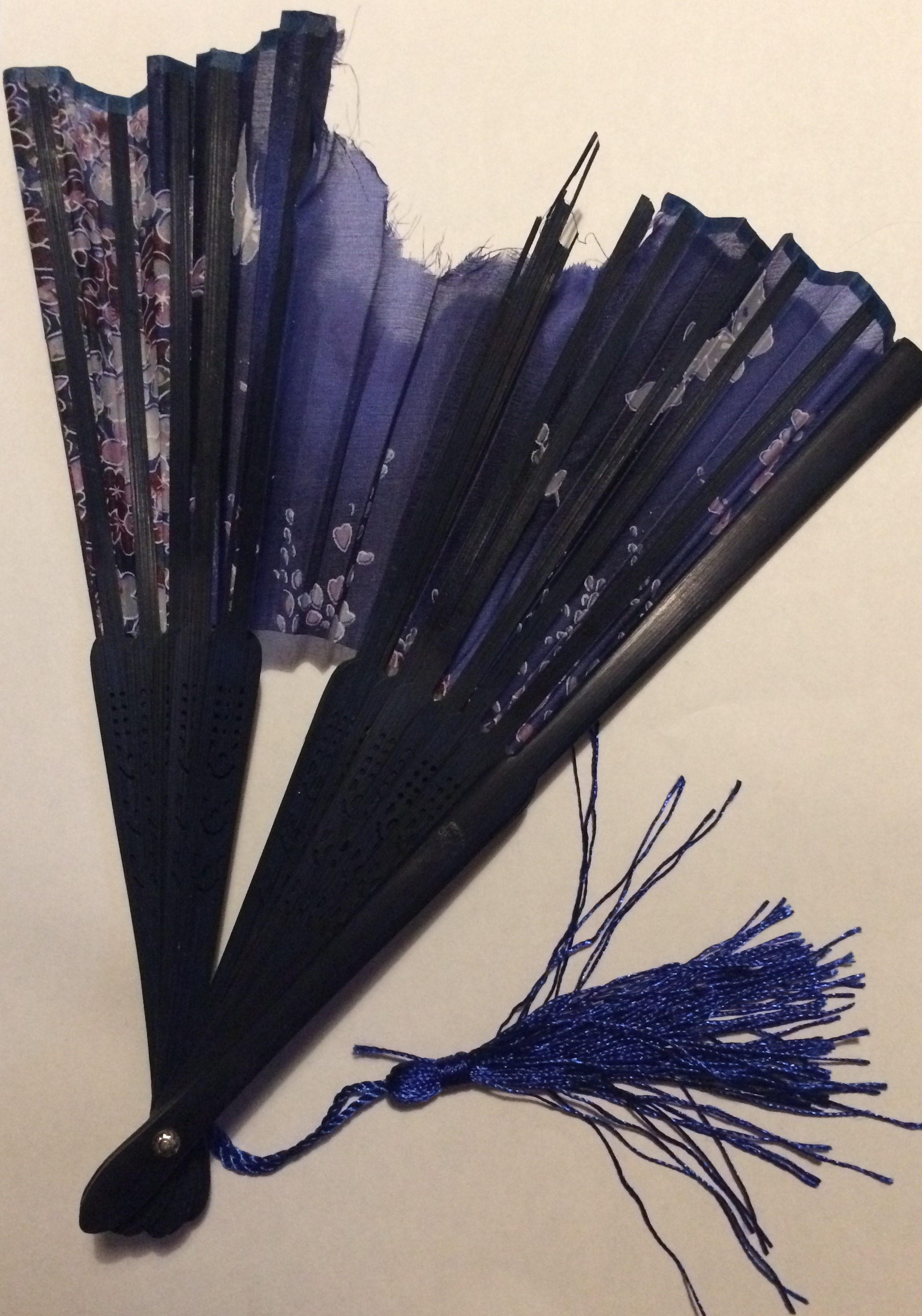 Yuina Photobook “SEEKER”- Japanese Bitten Sensu fan – Idol Underworld