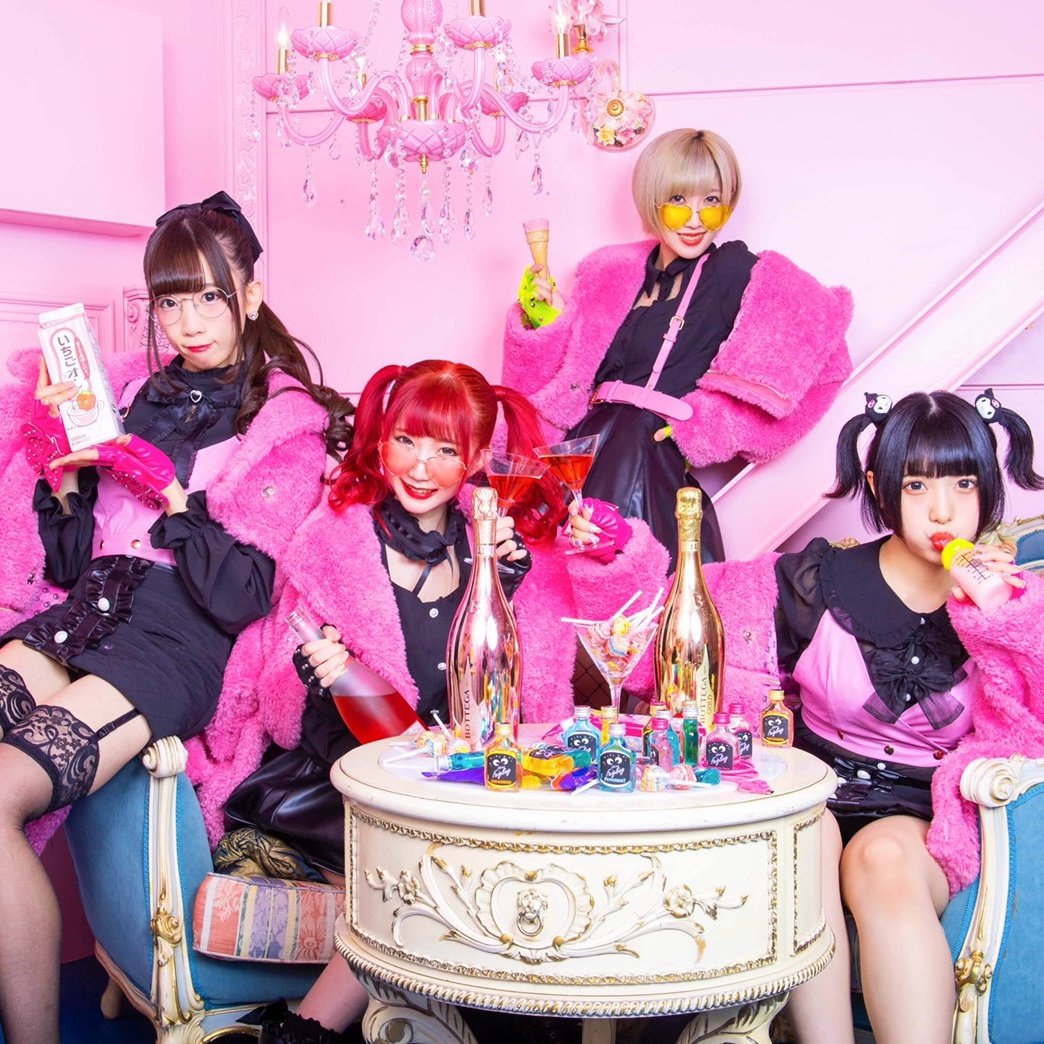 HISSASTU EMOMOMOMO7 + BAKA SHINU ONLINE CHEKI SESSION – HISSASTU ...